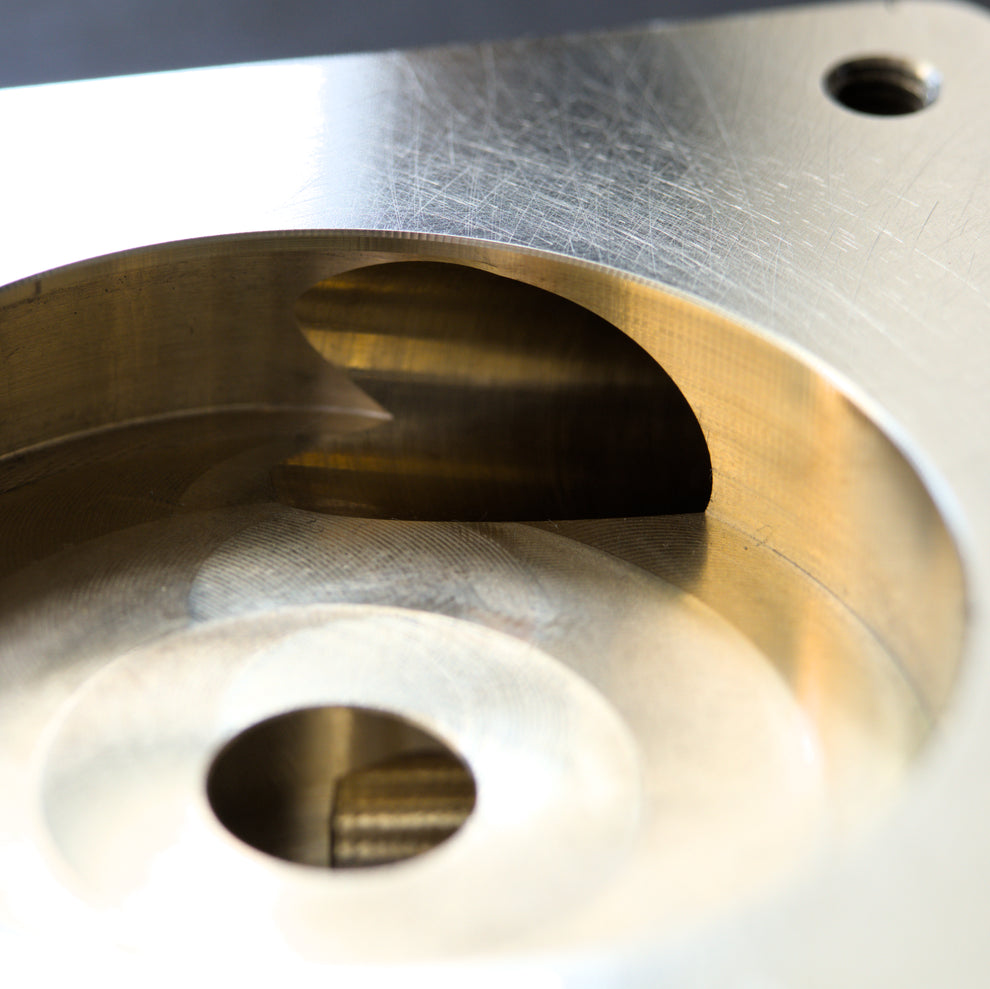 DDC Side-Entry Pump Top – Billet Labs